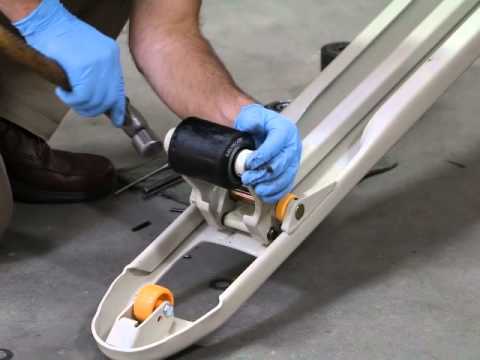 Step-by-step: Replace load wheels on your pallet jack