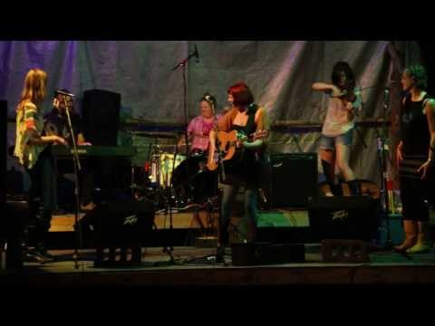 Kate Callahan and crew perform at Vision & Grit III: Farm Fest