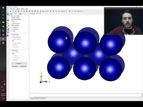 Why is the carbon solubility so different in ferrite vs austenite?