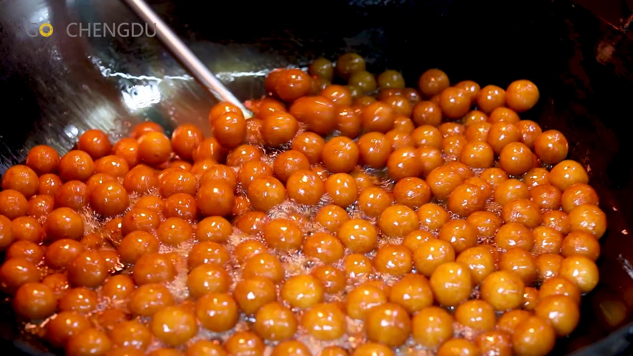 Tang You Guo Zi (fried sweet rice balls)