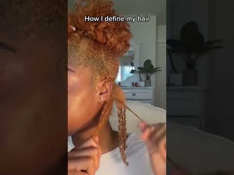 How to define natural hair | Finger coils on natural hair | natural hair tutorial 🧡