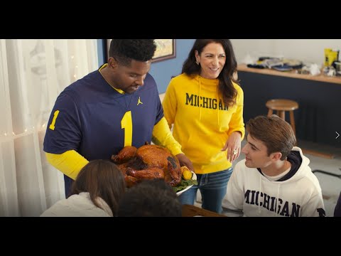M Den Holiday 2022 Catalog Behind The Scenes