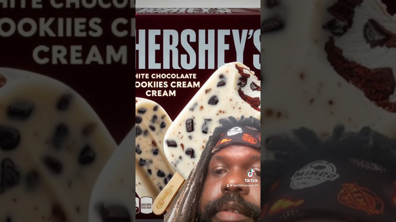 HERSHEY’S WHITE CHOCOLATE COOKIES CREAM ICE CREAM #viralshorts #snacks #icecream #hershey