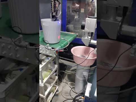 Automation Solution For injection molding machine - 3 Axis Sprue Picker ...