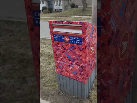 How to mail a letter in a Canadian Letter Box?