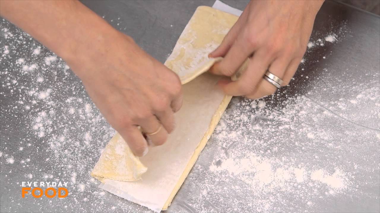 A Flakey Apple-Cinnamon Strudel - Everyday Food with Sarah Carey