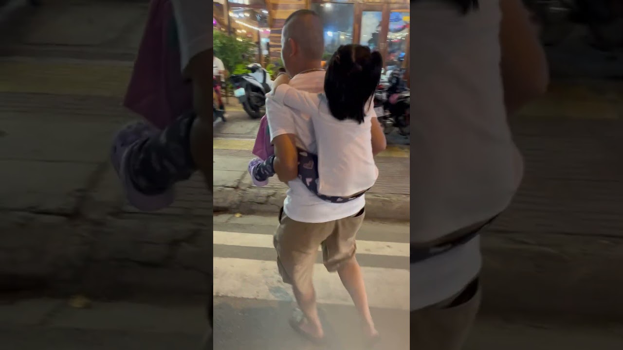 #Cha #gia #congái #contrai #mọn. Tình cha ấm áp như vầng thái dương.Ba về là đu ko rời🤣🤣#phanrang