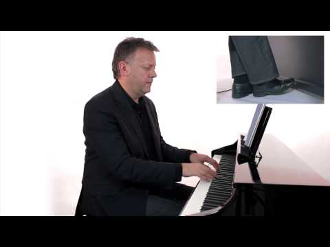 Beginner to Intermediate piano lesson on a Gershwin style piece