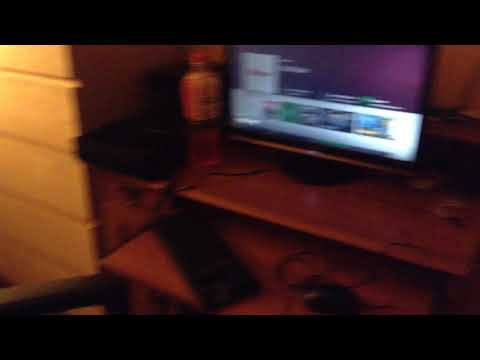 My garbage gaming setup. Sorry for the bad quality :(