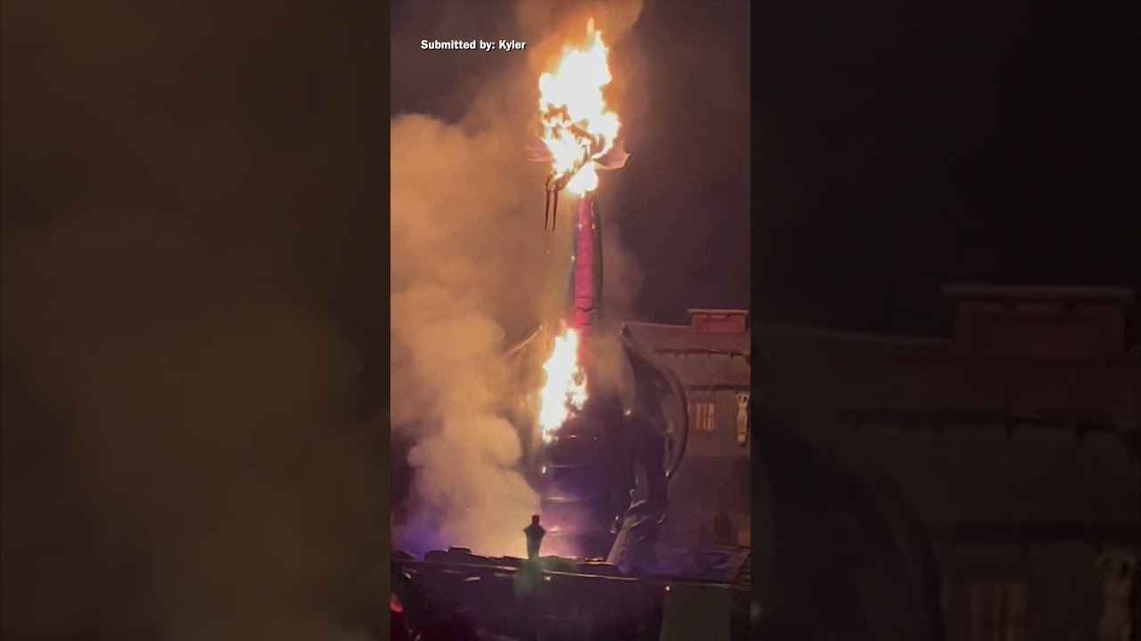 MyDisneyFix | Fantasmic Dragon Catches Fire at Disneyland | TPMVids MyDisneyFix | Fantasmic Dragon Catches Fire at Disneyland | TPMVids