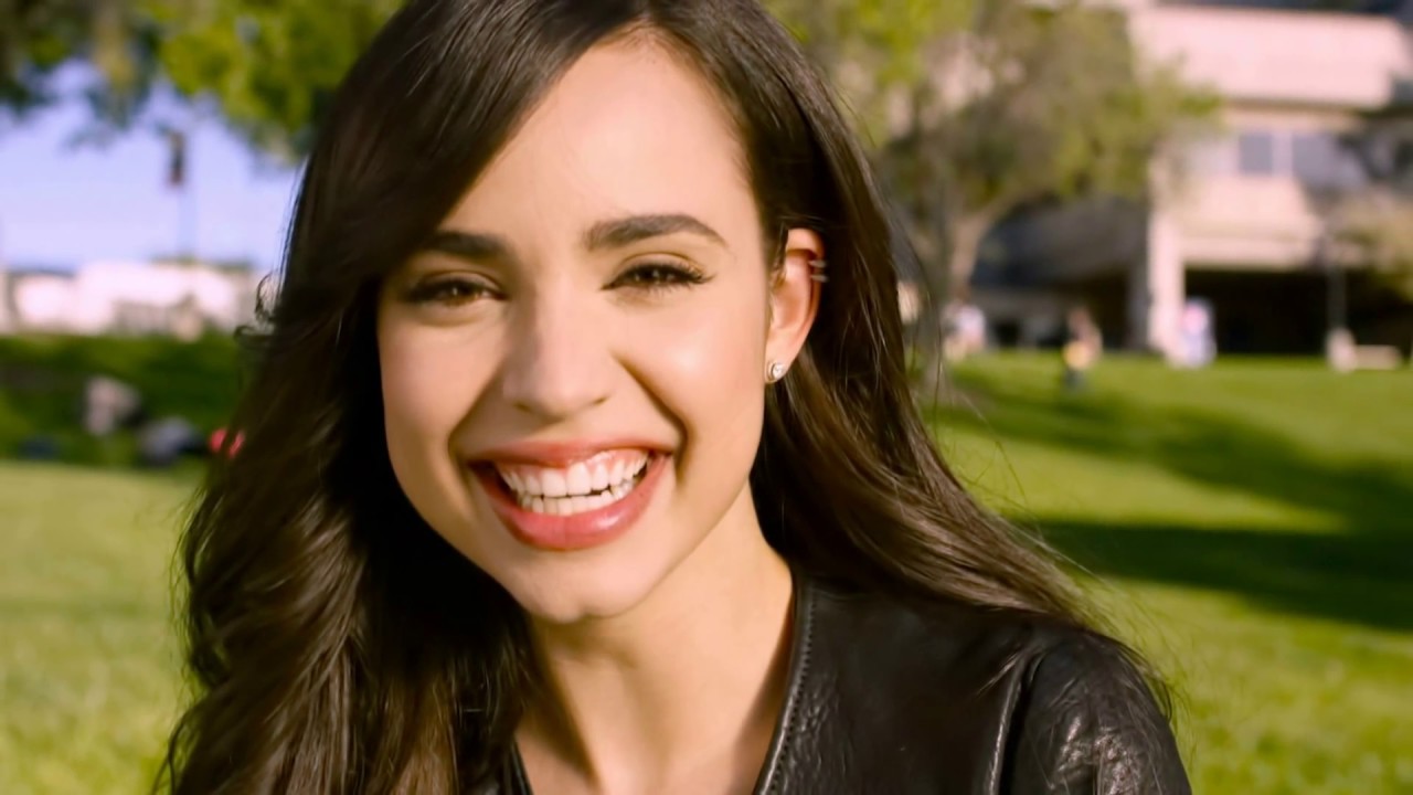 Sofia Carson Pictures