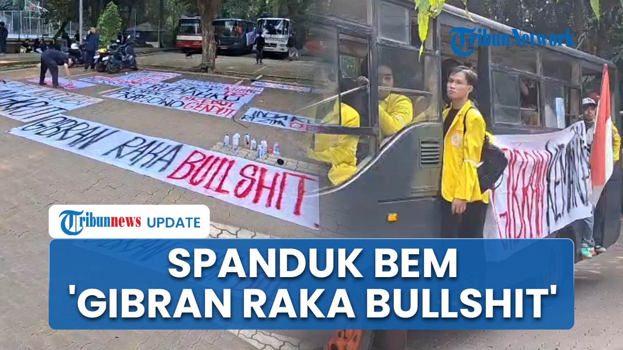 Beragam Spanduk Dibawa BEM SI saat Aksi Demo di Bundaran HI, Ada ...