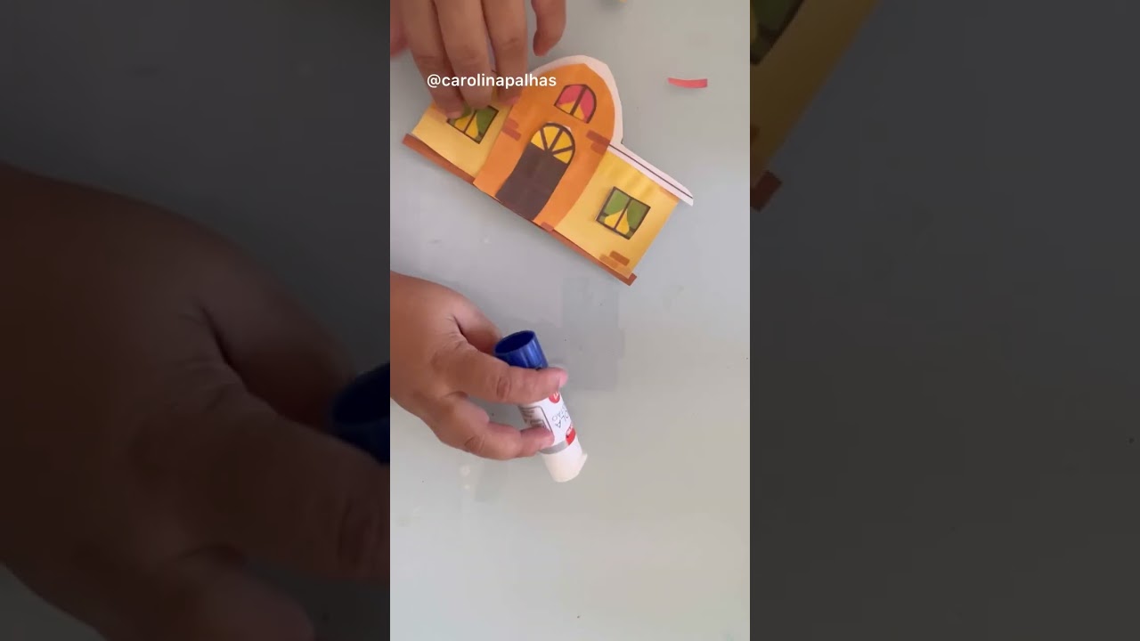 Atividade com o tema moradia