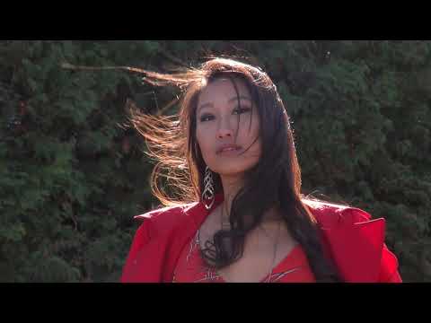 Alice L - Flying Hair - Light - 0.15