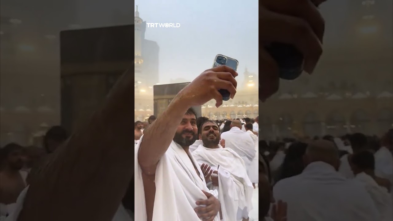 Heavy rain pours down on worshippers in Mecca
