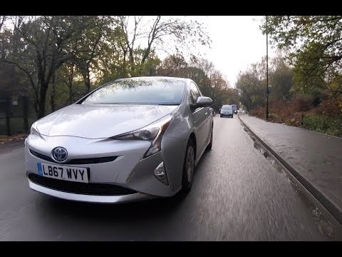 LB67WVY - Tailgate and Must get in front