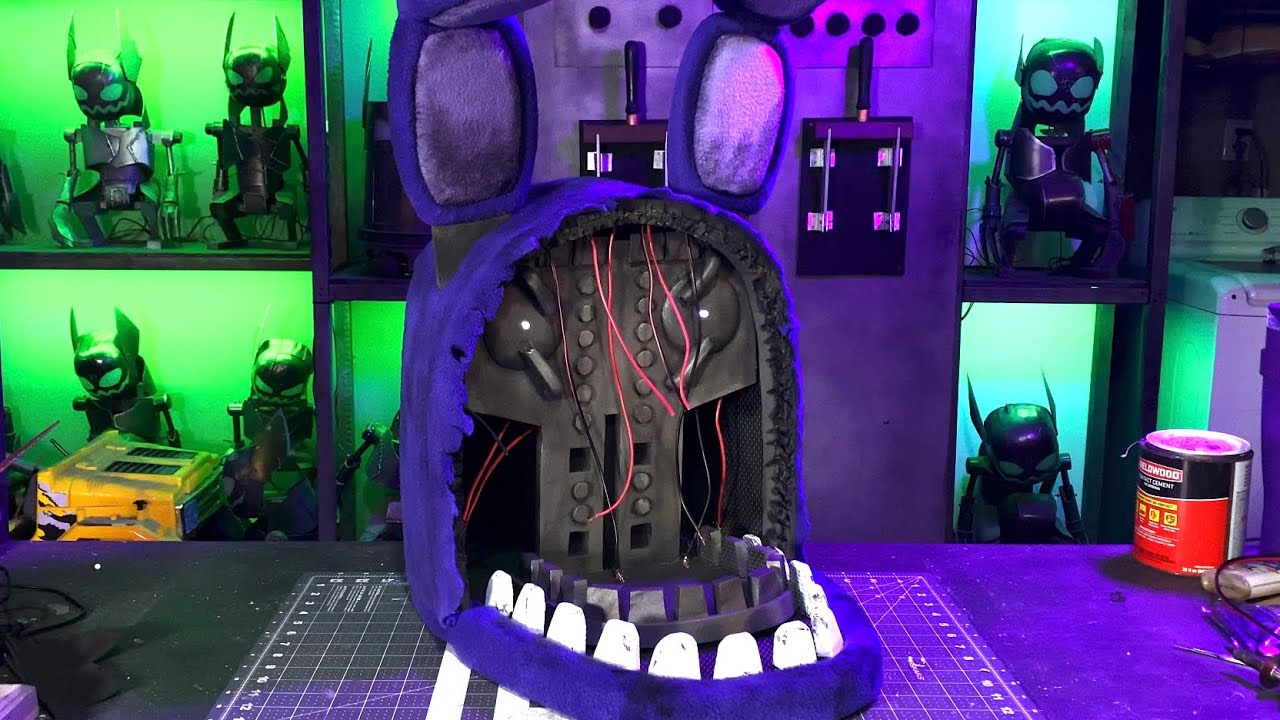 How To Make A Withered Bonnie Head From FNAF 2! 