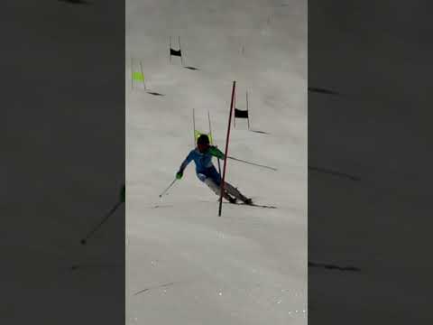 David from our University training groups slalom skiing in Saas-Fee