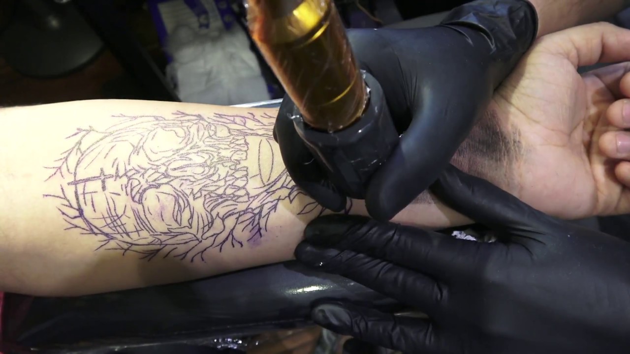 SKULL AND SAND CLOCK TATTOO TIMELAPSE