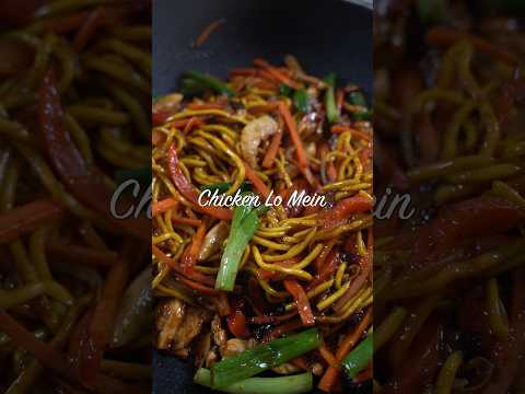 STREET SERIES: LO MEIN (🚨 New series alert 🚨) #chefromainavril full recipe on IG