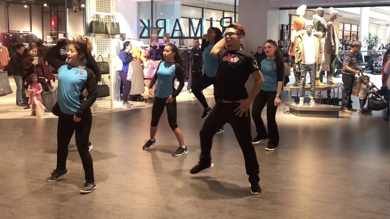 Primark FLASH MOB! - Burlington Mall 2018