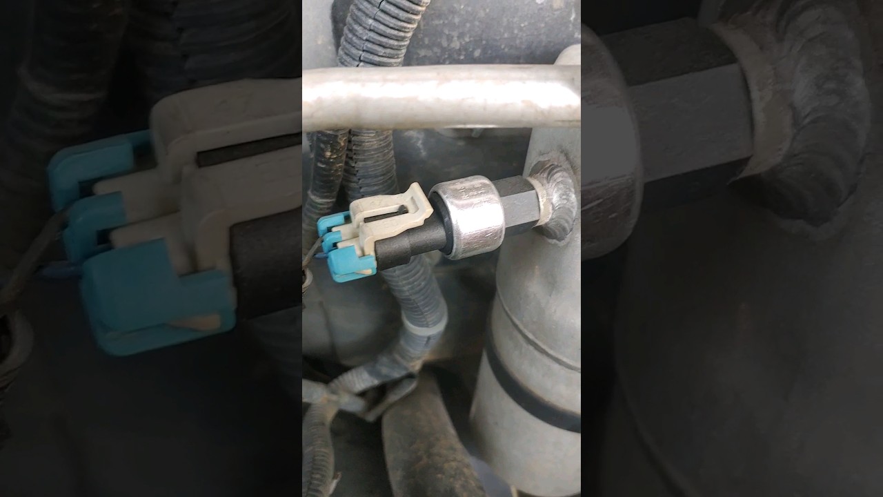 Vehicle A/C not working? Check this pressure switch first! #yukon #automobile #shorts