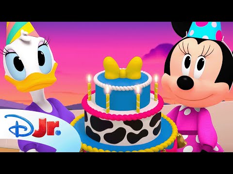 Minnie's Bow-Toons: Camp Minnie πποΈ | Birthday Boat Bash π₯³ | @disneyjrβ