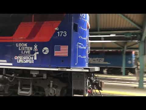 Metra Engine Moving To Hook Up With The UP-NW 615 Coaches
