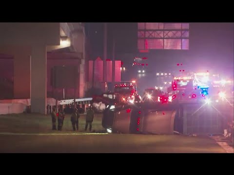 TRAFFIC | Tractor trailer overturns on I-75 South in Marietta