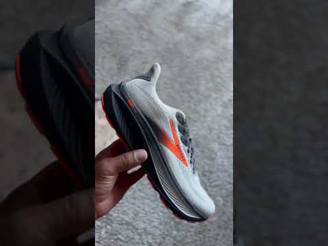 The new Brooks ghost 17 ๐ฎโ๐จ๐๐ฝ#brooksrunning #brooksghost17 #runningcommunity #runningshoes