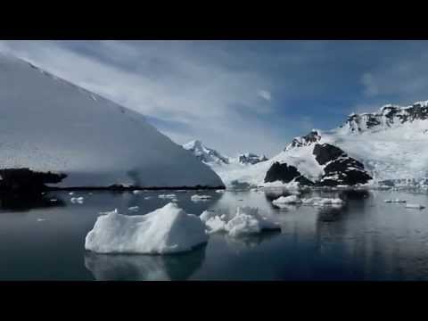 Antarctica, Boattrip through Lemaire Channel
