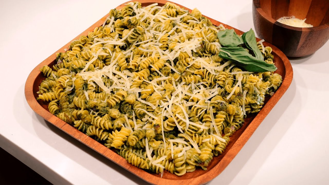 Cheesy Basil Pesto Pasta (RECIPE)