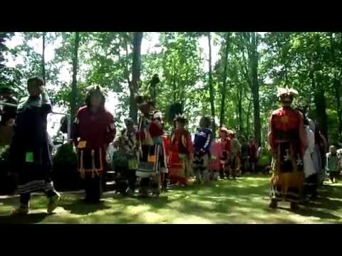 Iroquois Old Moccasin Dance – Easy Peasy All-in-One Homeschool