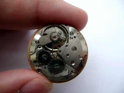 Hamilton GG W 113 17 Jewel Watch Vintage (1982) with Hack Feature Movement