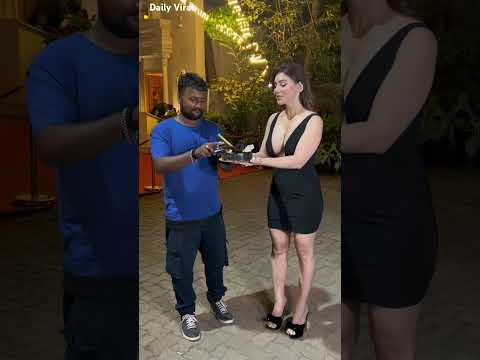 Kangana Sharma with her fans #bollywood