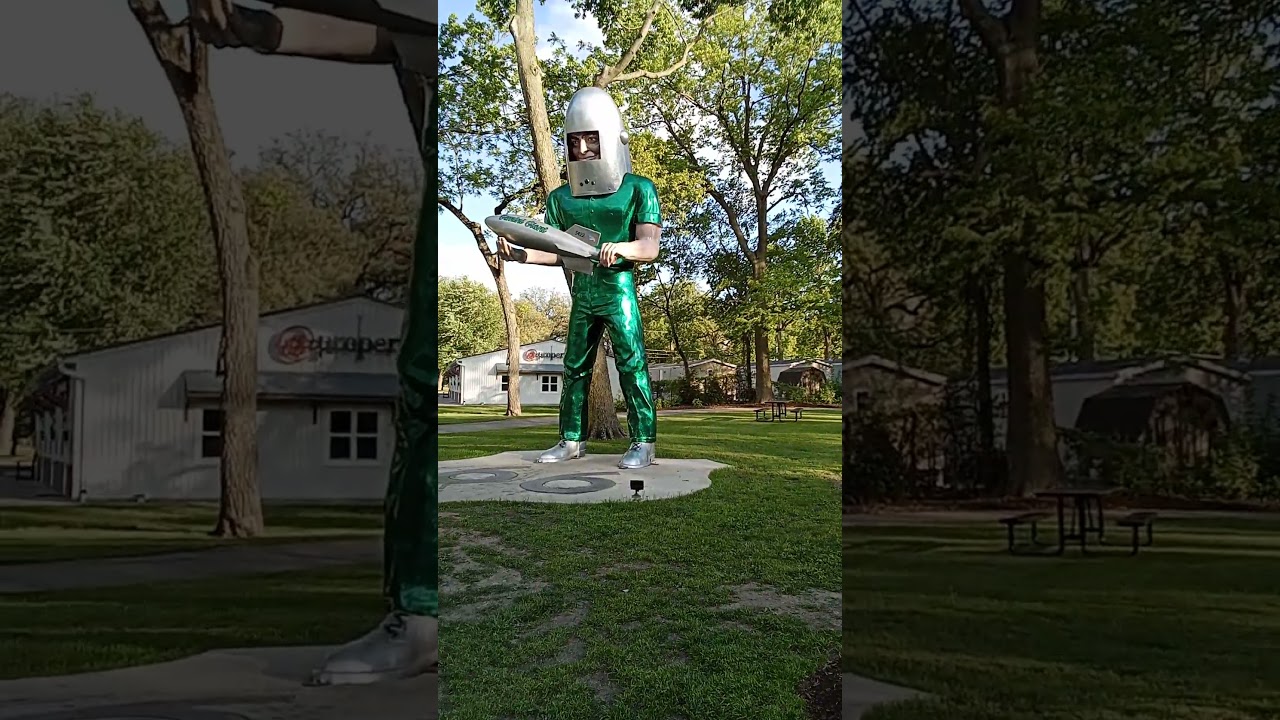 Gemini Giant on Historic Route 66 in Wilmington, Illinois
