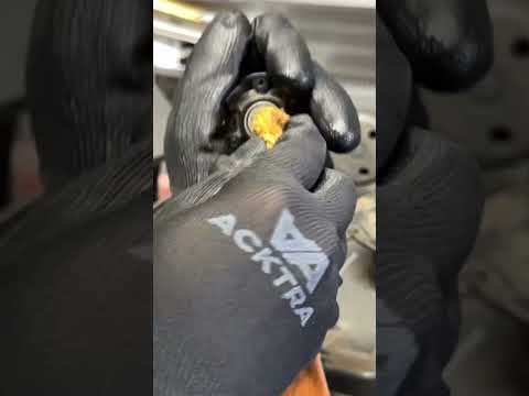 HOW to service the cutting assembly of an Automower?