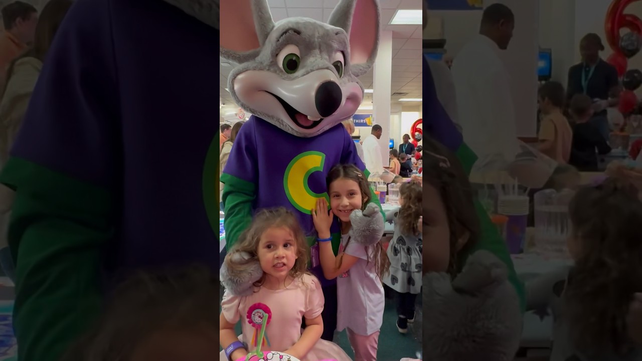 Birthday at Chuck E. Cheese 🥳