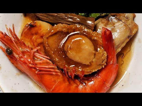 Luxurious selection of CNY delicacies crafted by Executive Chines Chef Aaron Tan and his team.