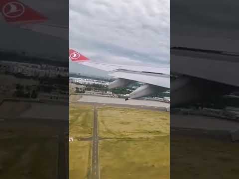 TK1722 - Berlin Brandenburg Airport - Departure