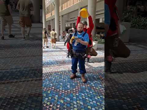 Tf2 soldier stealing hats at cons! Pt.5 #tf2 #tf2cosplay #cosplay #teamfortress2 #momocon2024
