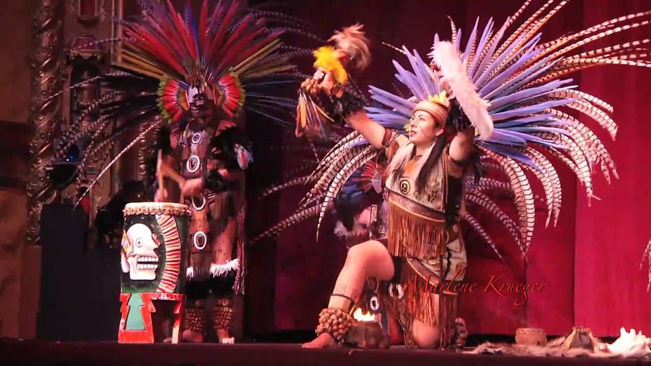 Yaocuauhtli Danza Cultural traditional Aztec dancers - Long