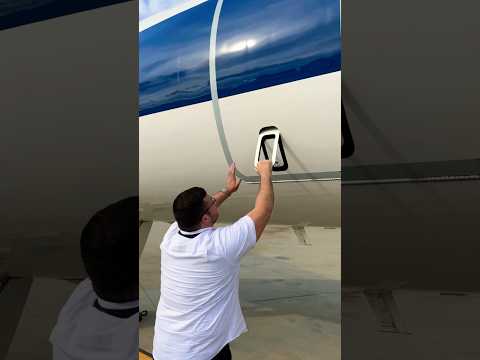 That’s a $15,000,000 Jet. #Gulfstream #Door