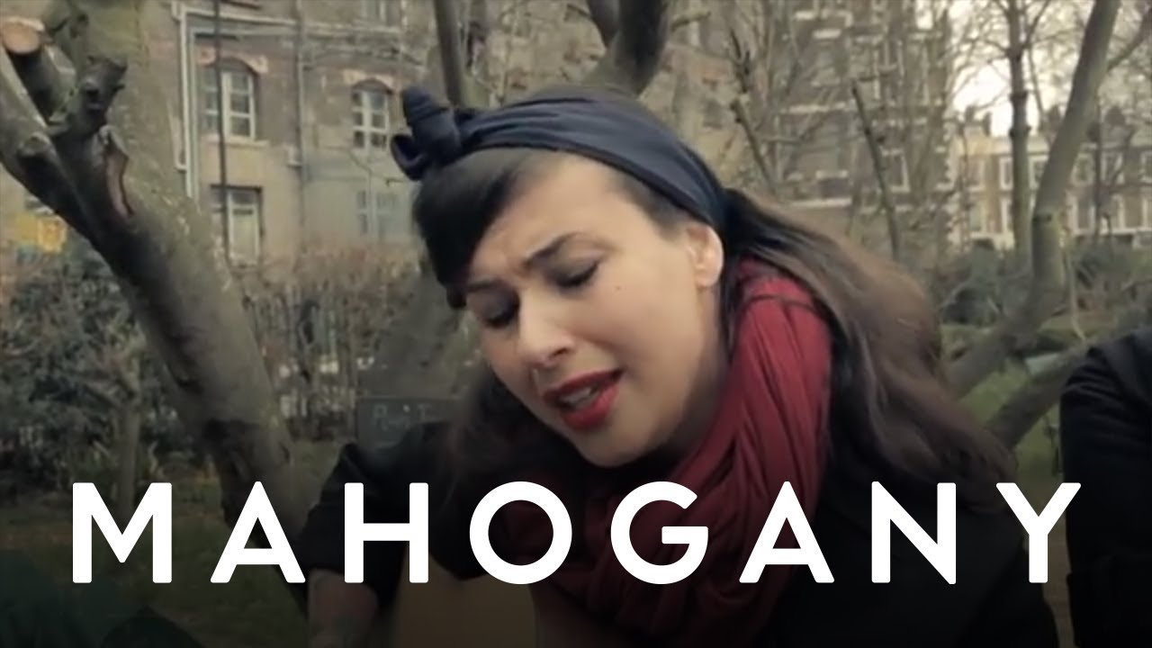 Louise and the Pins - Bell Jar | Mahogany Session