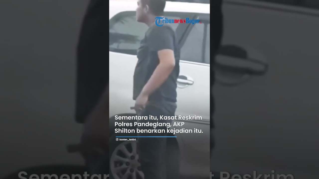 Viral Aksi Pria Bawa Golok di Tengah Jalan dan Ancam Pengendara Motor ... Viral Aksi Pria Bawa Golok di Tengah Jalan dan Ancam Pengendara Motor ...