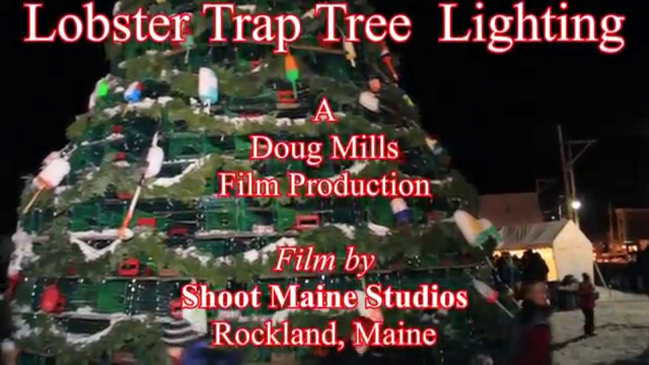 Lobster Trap Christmas Tree Lighting