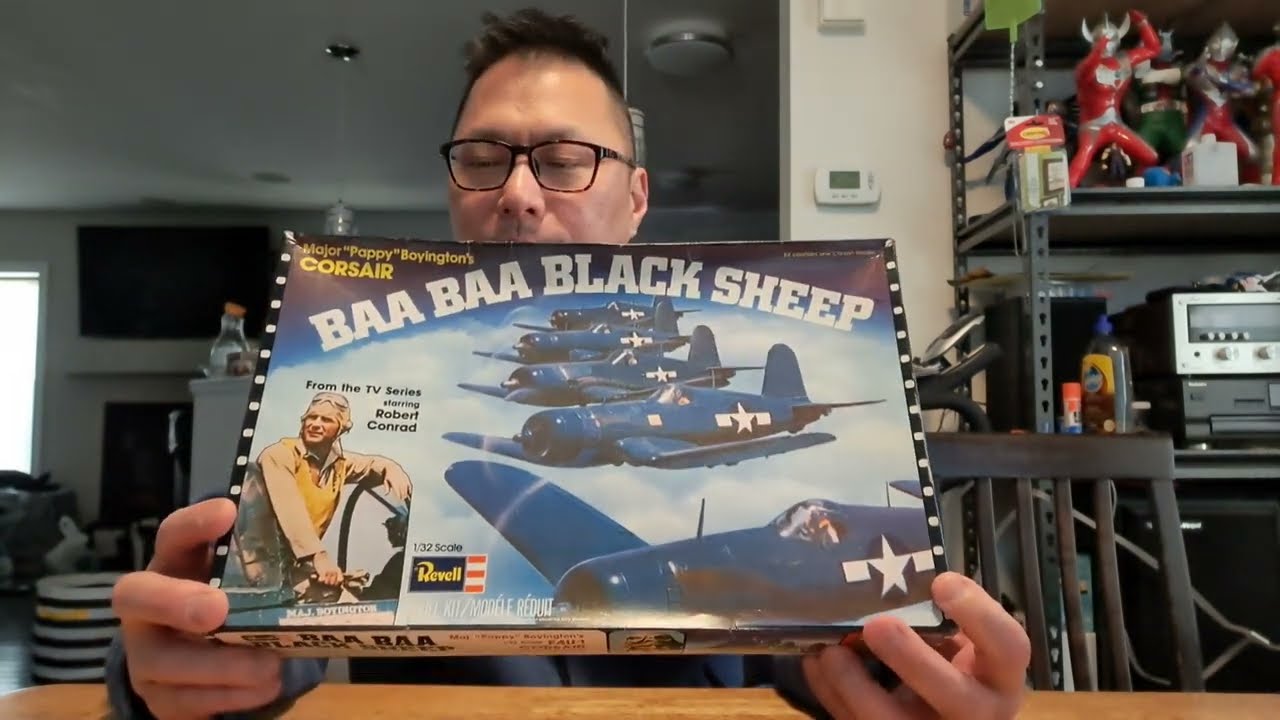 Revell 1/32 BAA BAA BLACK SHEEP F4U-1 Corsair Model kit.