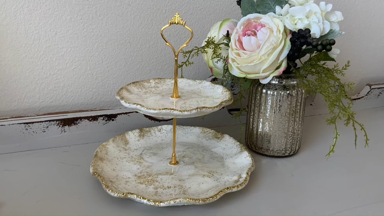 EASIEST Cupcake Stand EVER!! So elegant and classy #resinart