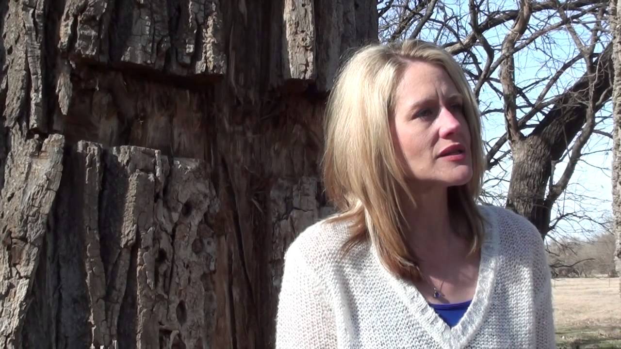 A Look Inside the Tree that Trapped Annabel Beam - Video