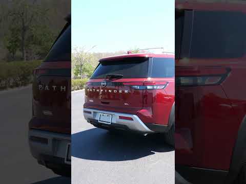 2023 Nissan Pathfinder SL | Universal Nissan